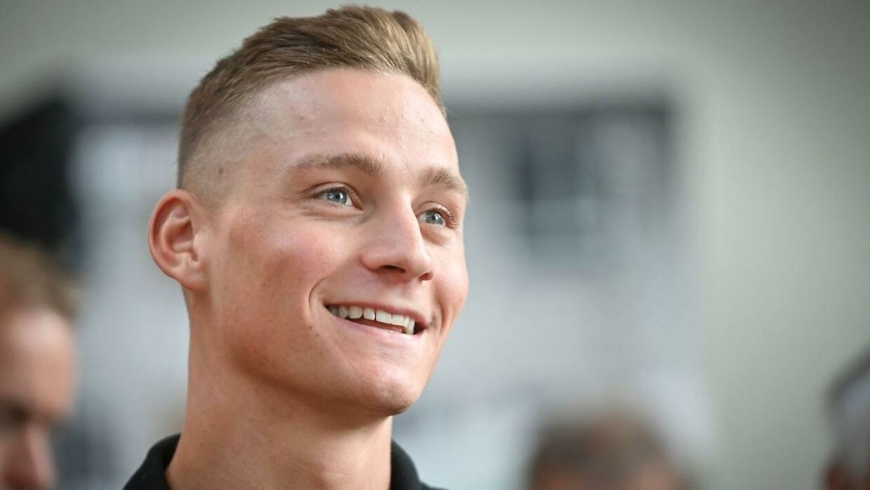 Bryder tavsheden efter hotel-skandale: 'Jeg er ked af det … jeg lavede ...